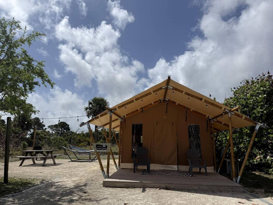 Camping ∙ 1 Chambre ∙ 6 Personnes - Jupiter, FL