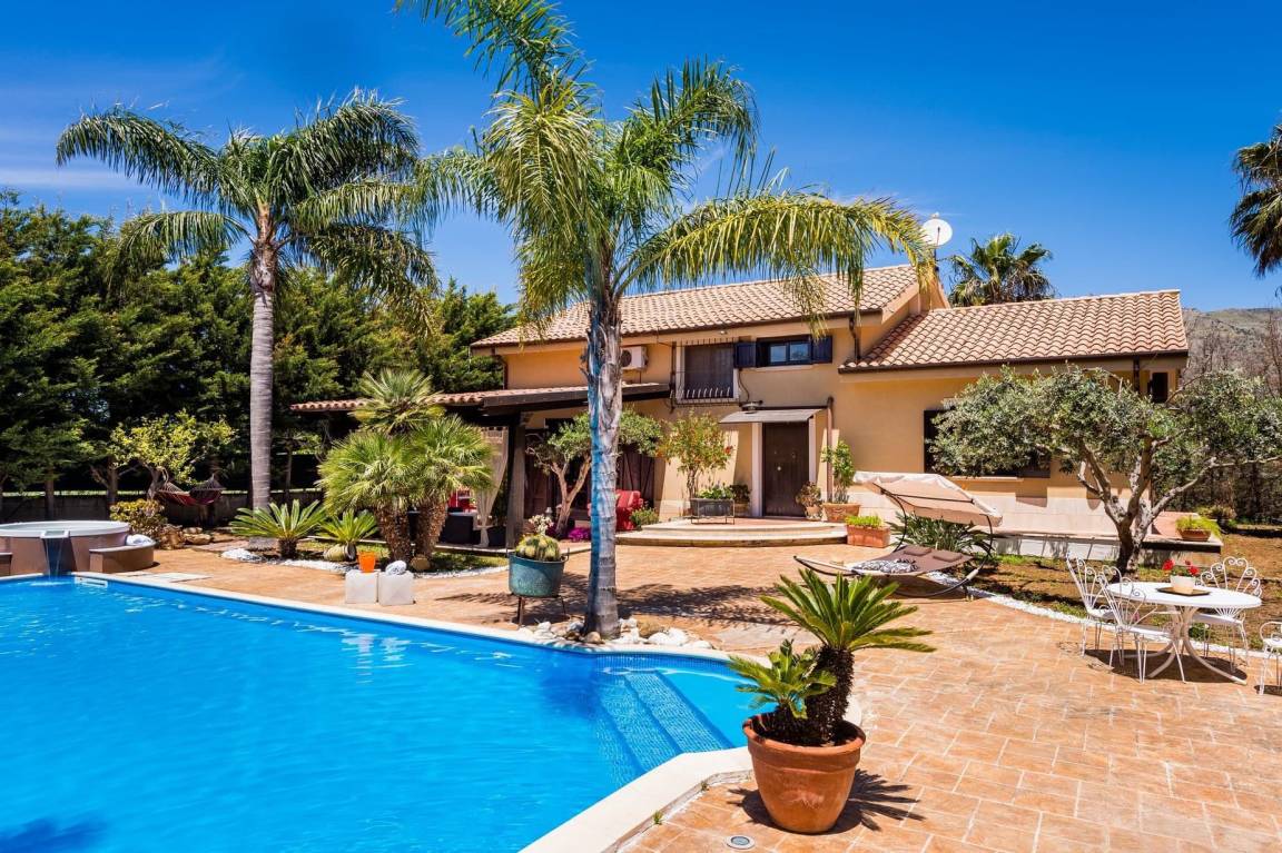 240 M² Villa ∙ 3 Sovrum ∙ 15 Gäster - Balestrate