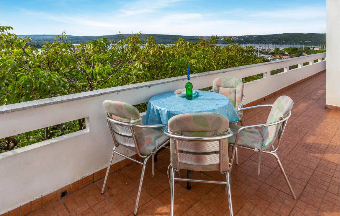 48 M² Apartment ∙ 2 Bedrooms ∙ 5 Guests - Punat