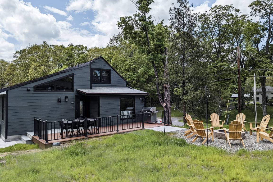 House ∙ 7 Bedrooms ∙ 14 Guests - Catskill, NY
