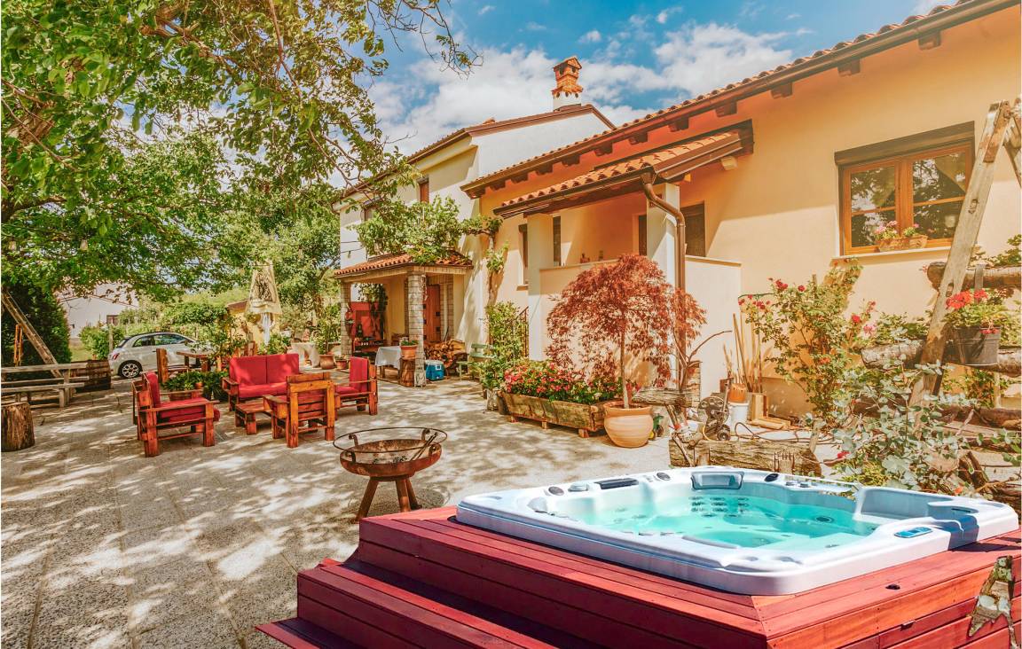 110 M² Maisonette ∙ 1 Bedroom ∙ 6 Guests - Trieste