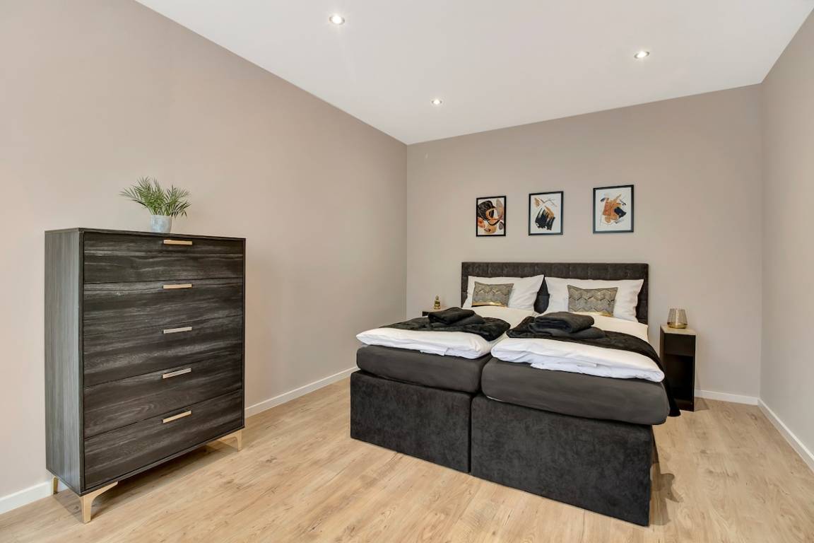 73 M² Ferienwohnung ∙ 1 Schlafzimmer ∙ 2 Gäste - Lünen