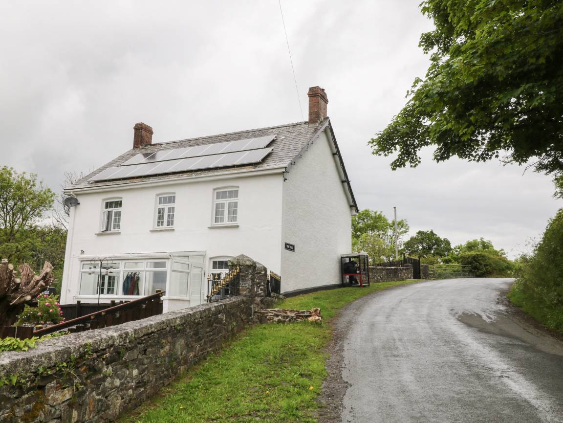 Cottage ∙ 4 Bedrooms ∙ 8 Guests - Holsworthy
