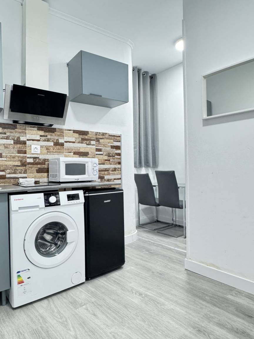 25 M² Lägenhet ∙ 2 Sovrum ∙ 4 Gäster - Madrid