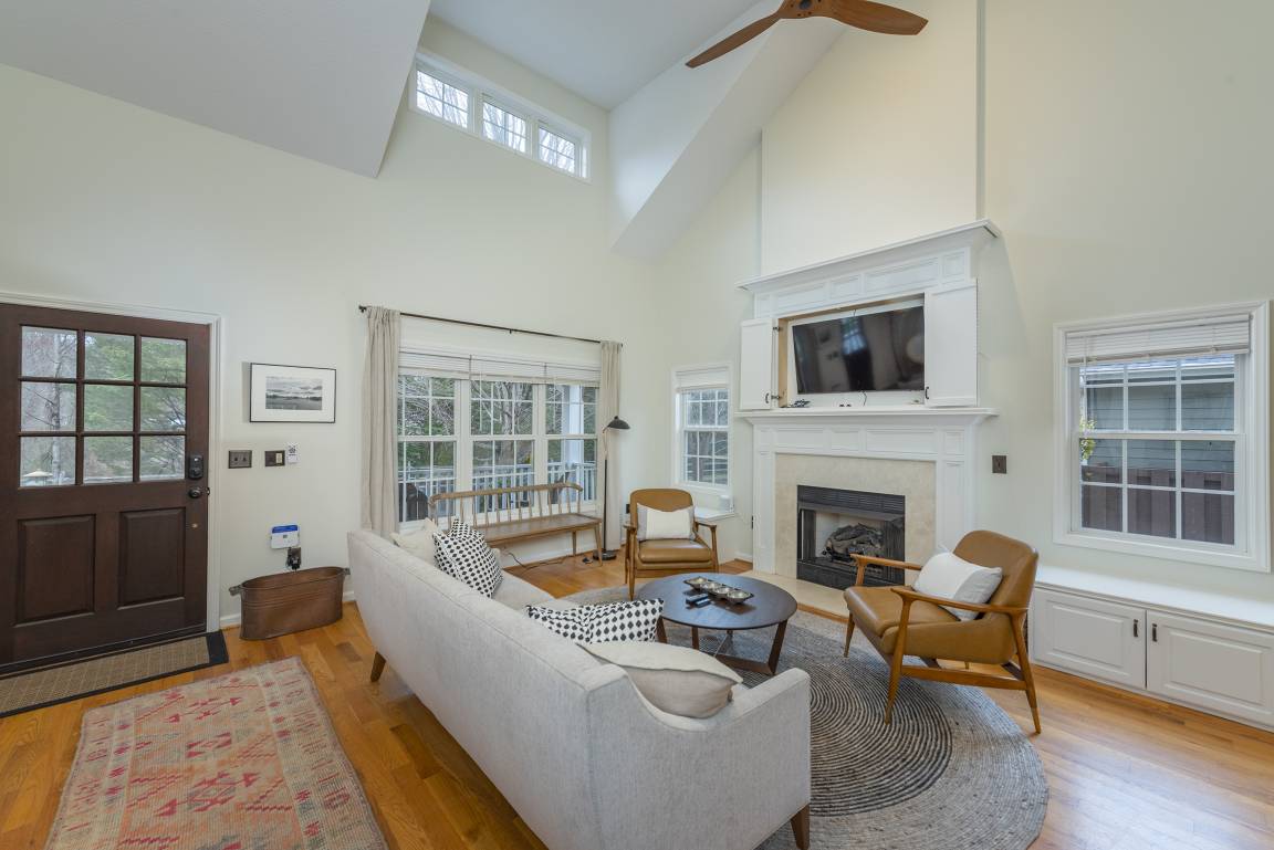 House ∙ 3 Bedrooms ∙ 6 Guests - Black Mountain, NC