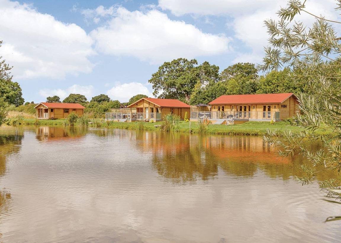 Chalet ∙ 2 Bedrooms ∙ 4 Guests - Cheshire