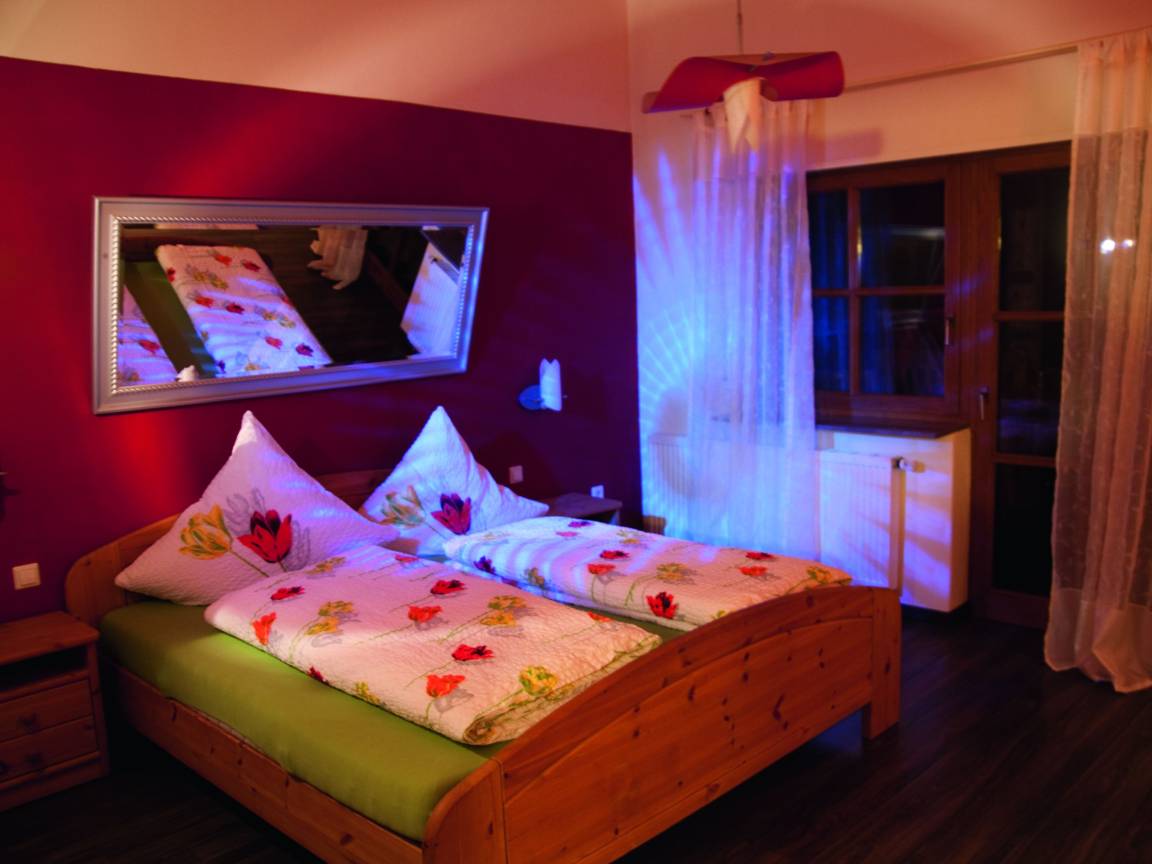 200 M² Ferienwohnung ∙ 3 Schlafzimmer ∙ 6 Gäste - Pirmasens