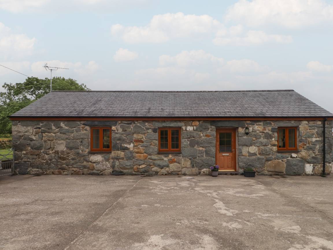 Cottage ∙ 2 Bedrooms ∙ 4 Guests - Pwllheli