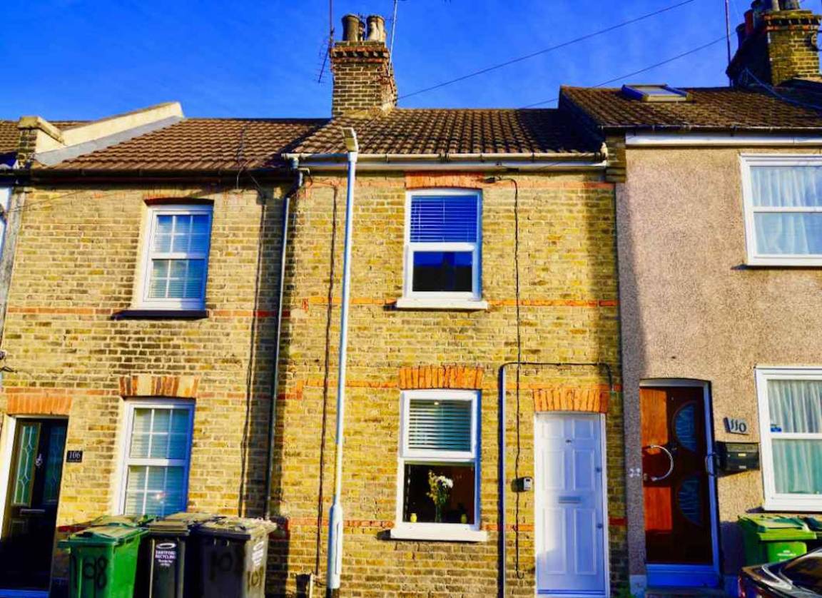 75 M² House ∙ 2 Bedrooms ∙ 4 Guests - Dartford