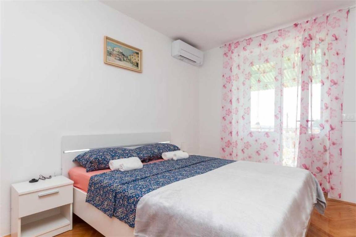 70 M² Huoneisto ∙ 2 Makuuhuonetta ∙ 4 Vierasta - Strunjan