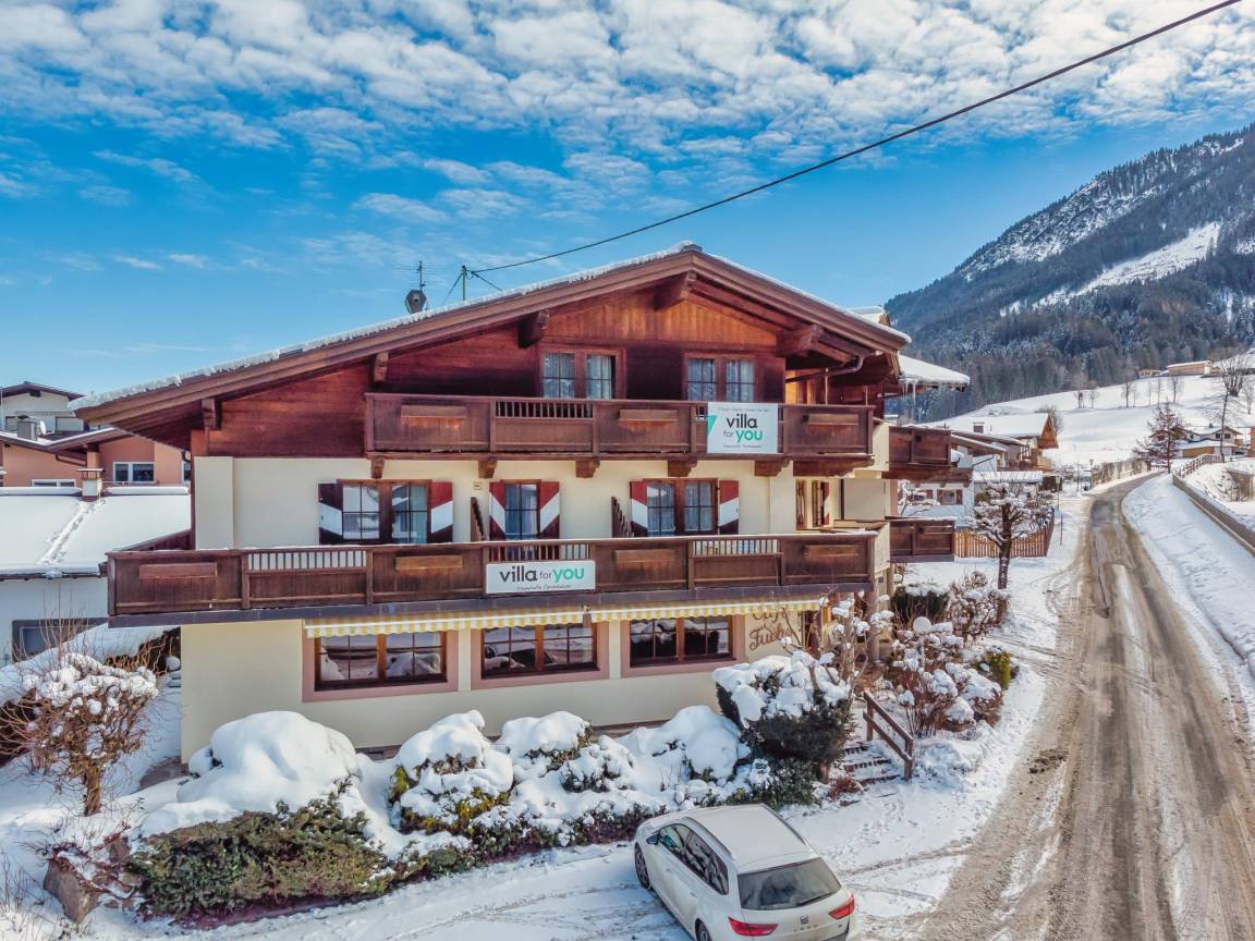 600 M² House ∙ 16 Bedrooms ∙ 34 Guests - Westendorf