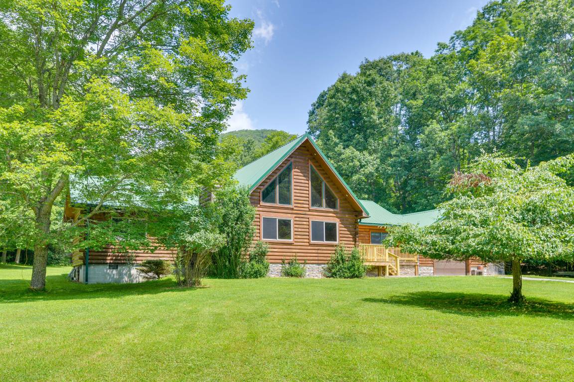 278 M² House ∙ 3 Bedrooms ∙ 8 Guests - Elkins, WV