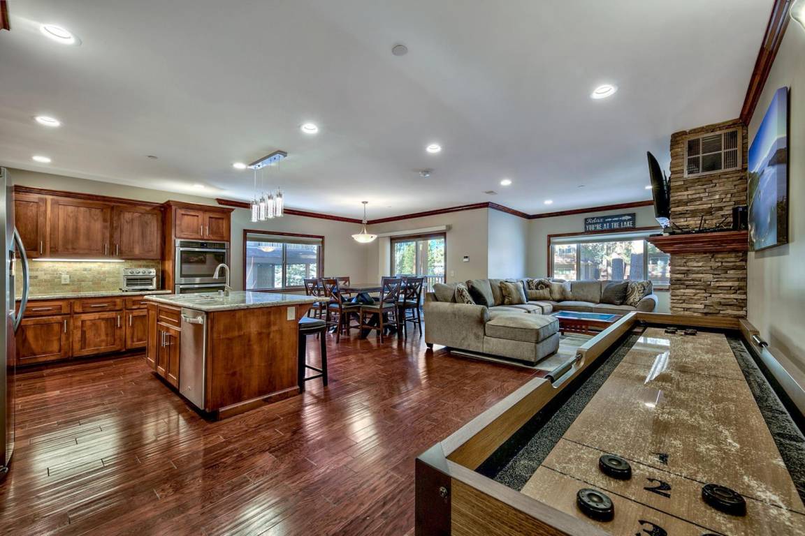 200 M² House ∙ 3 Bedrooms ∙ 8 Guests - South Lake Tahoe, CA