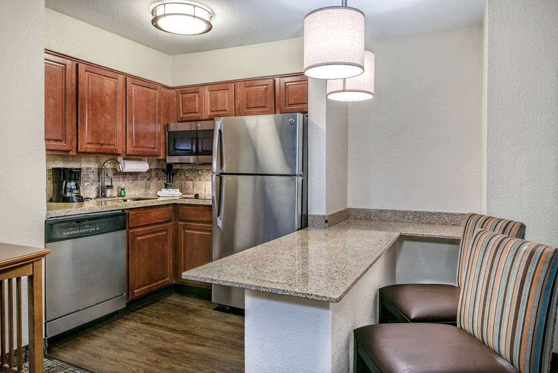 Hotel ∙ 2 Bedrooms ∙ 8 Guests - Round Rock, TX