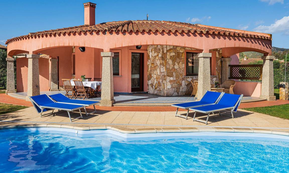 100 M² Villa ∙ 3 Bedrooms ∙ 6 Guests - Costa Rei