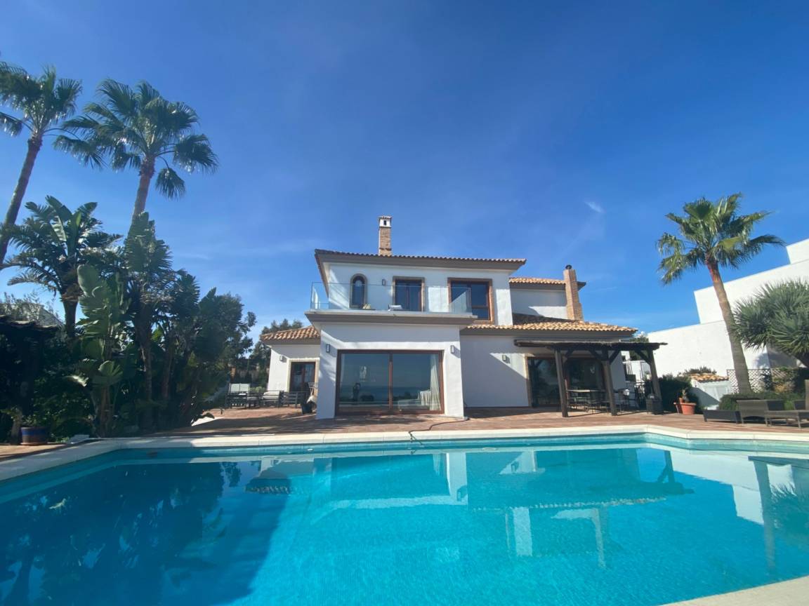 400 M² Villa ∙ 5 Habitaciones ∙ 10 Huéspedes - Sotogrande