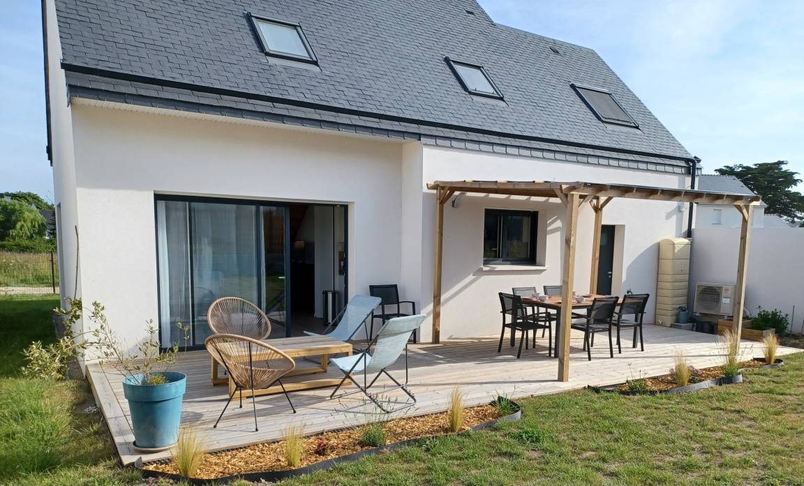 95 M² Maison De Vacances ∙ 4 Chambres ∙ 8 Personnes - Étel