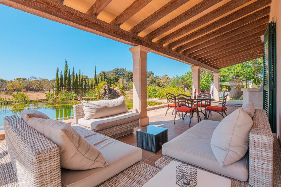 200 M² Villa ∙ 4 Habitaciones ∙ 8 Huéspedes - Cala Llombards