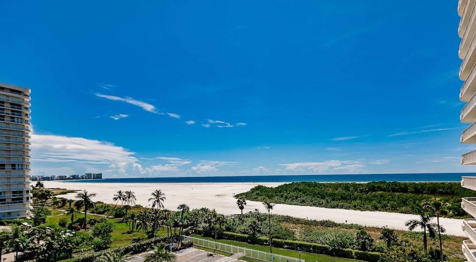 Condo ∙ 2 Bedrooms ∙ 6 Guests - Marco Island, FL