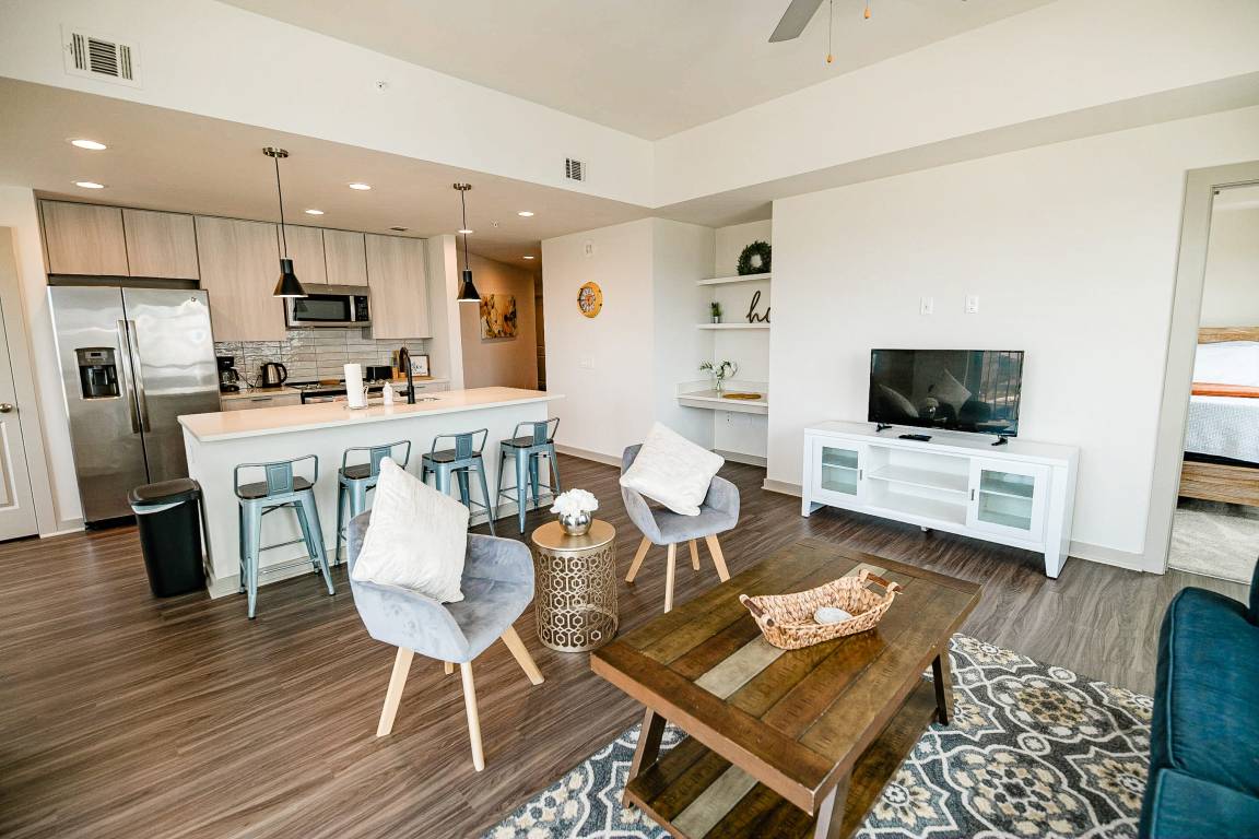 102 M² Apartment ∙ 2 Bedrooms ∙ 5 Guests - First Ward - Charlotte