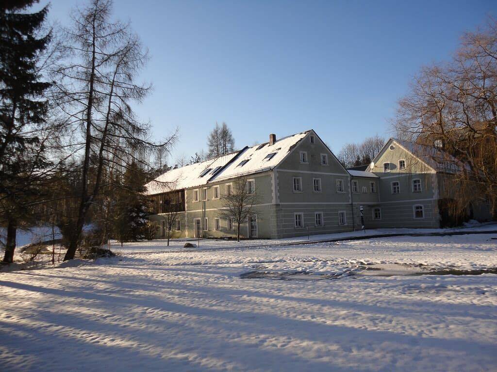 70 M² Ferienwohnung ∙ 2 Schlafzimmer ∙ 5 Gäste - Neualbenreuth