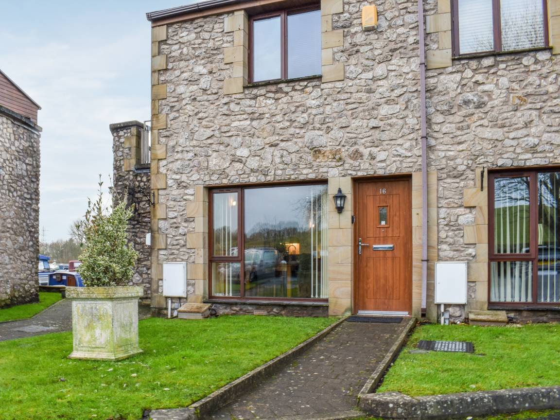 Cottage ∙ 3 Bedrooms ∙ 6 Guests - Carnforth