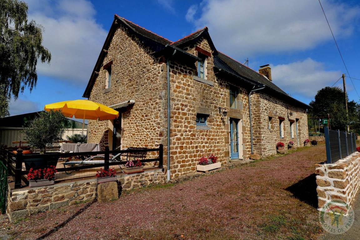 190 M² Gîte ∙ 4 Chambres ∙ 8 Personnes - Fougères