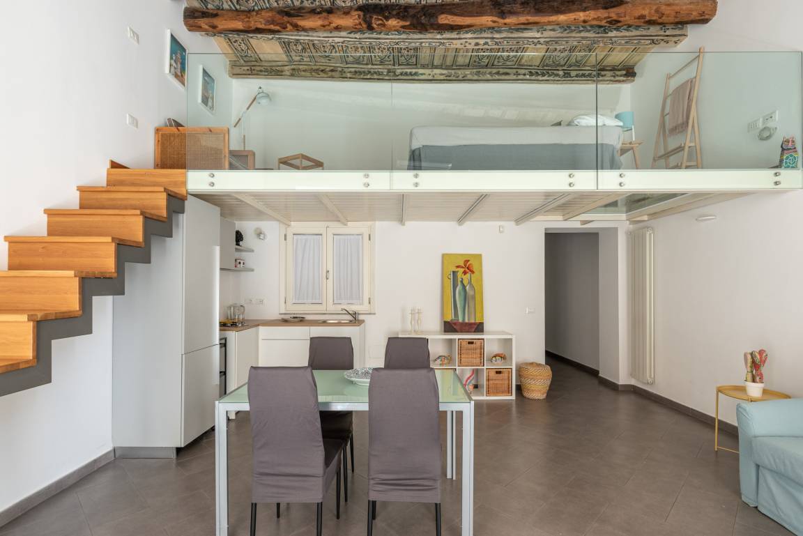 100 M² Apartment ∙ 2 Bedrooms ∙ 5 Guests - Palermo, Italy