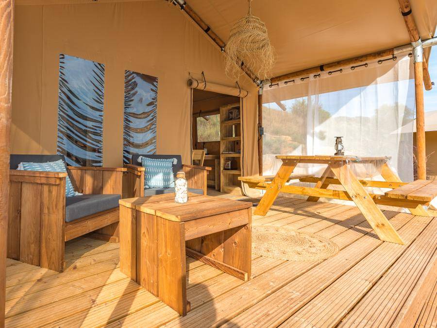 27 M² Tenda ∙ 3 Quartos ∙ 4 Hóspedes - Aude