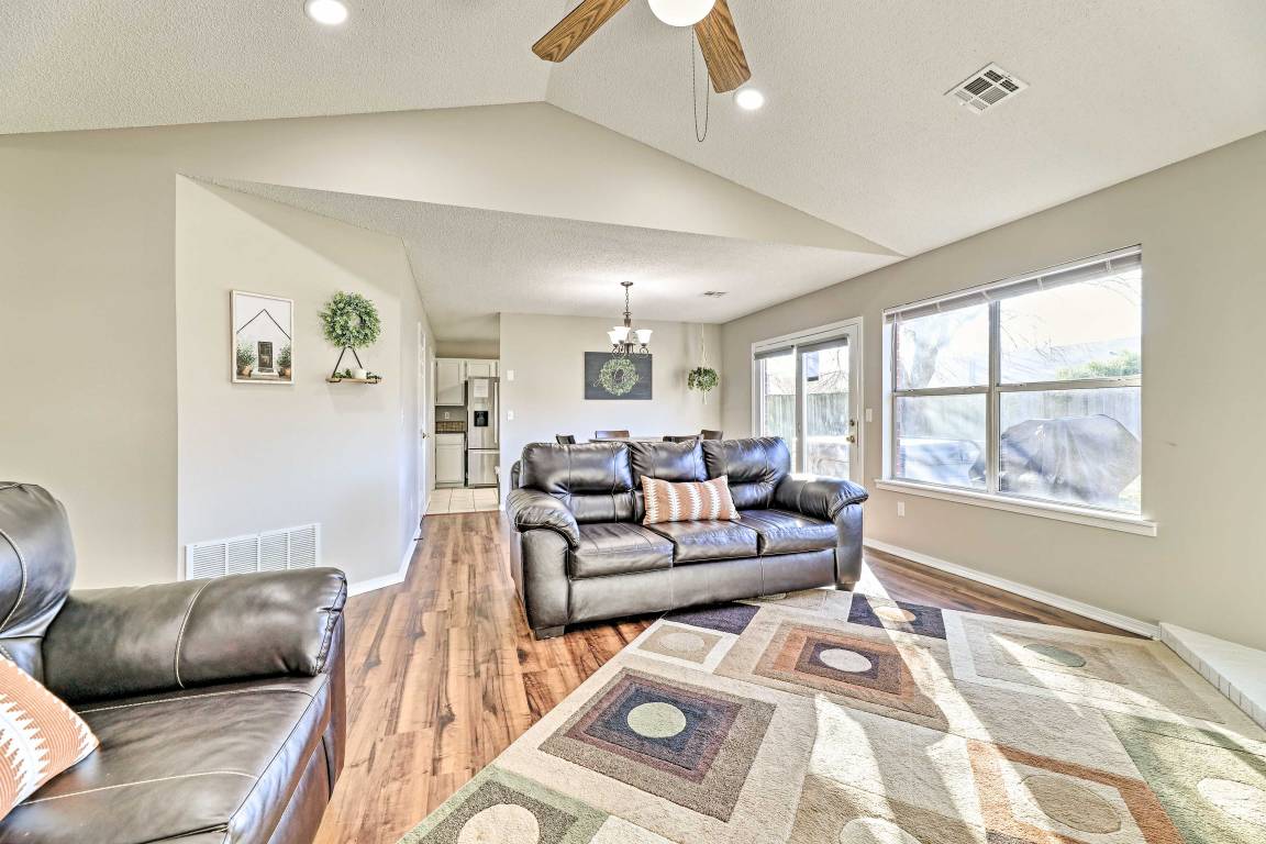 130 M² House ∙ 3 Bedrooms ∙ 7 Guests - Fayetteville, AR
