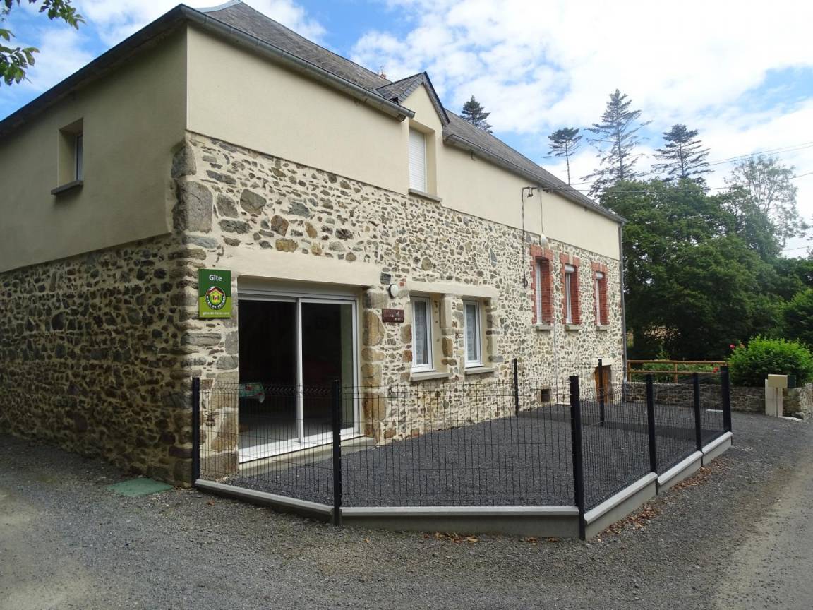 110 M² Gîte ∙ 3 Chambres ∙ 6 Personnes - Coutances