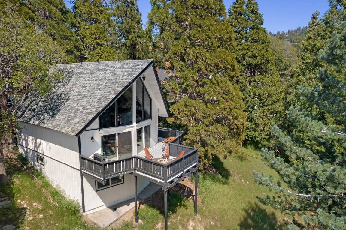 157 M² House ∙ 3 Bedrooms ∙ 8 Guests - San Bernardino, CA