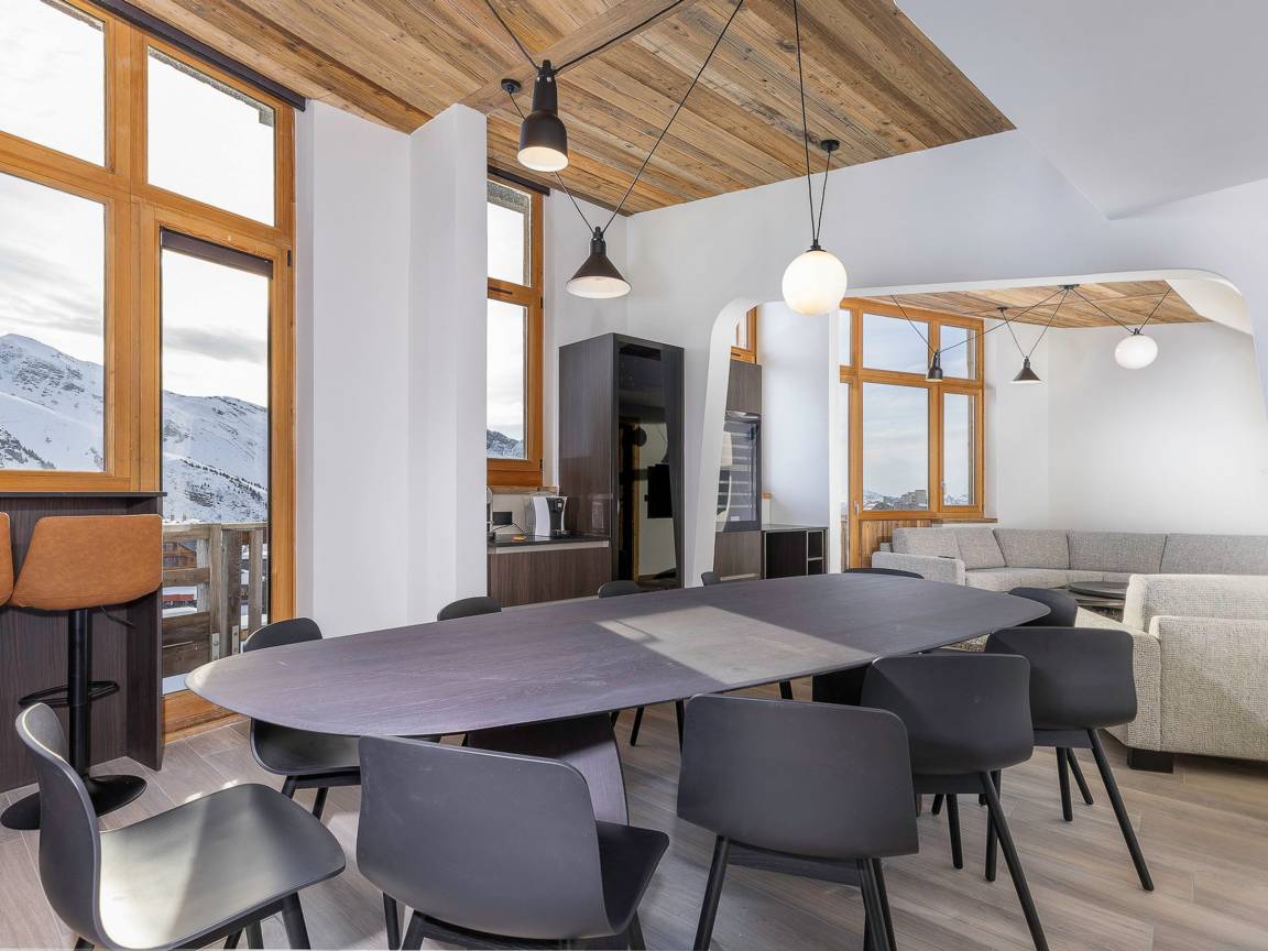130 M² Chalet ∙ 5 Bedrooms ∙ 12 Guests - Morzine