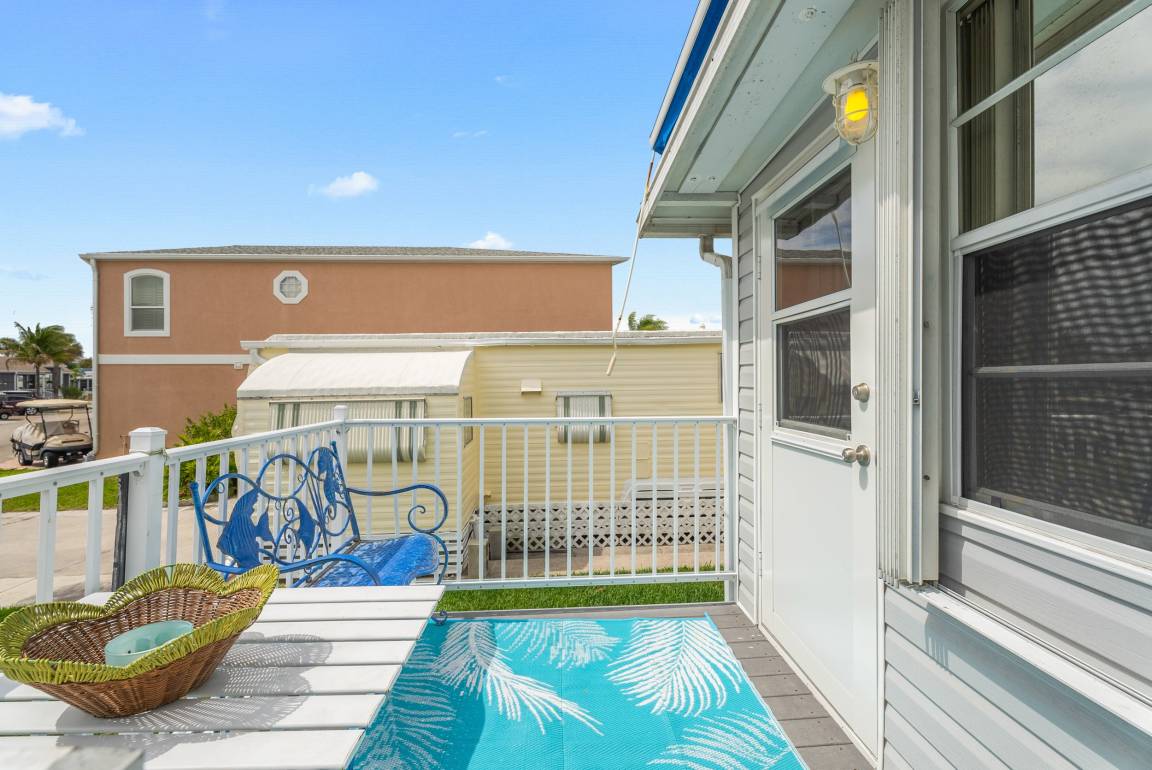 House ∙ 2 Bedrooms ∙ 4 Guests - Jensen Beach, FL