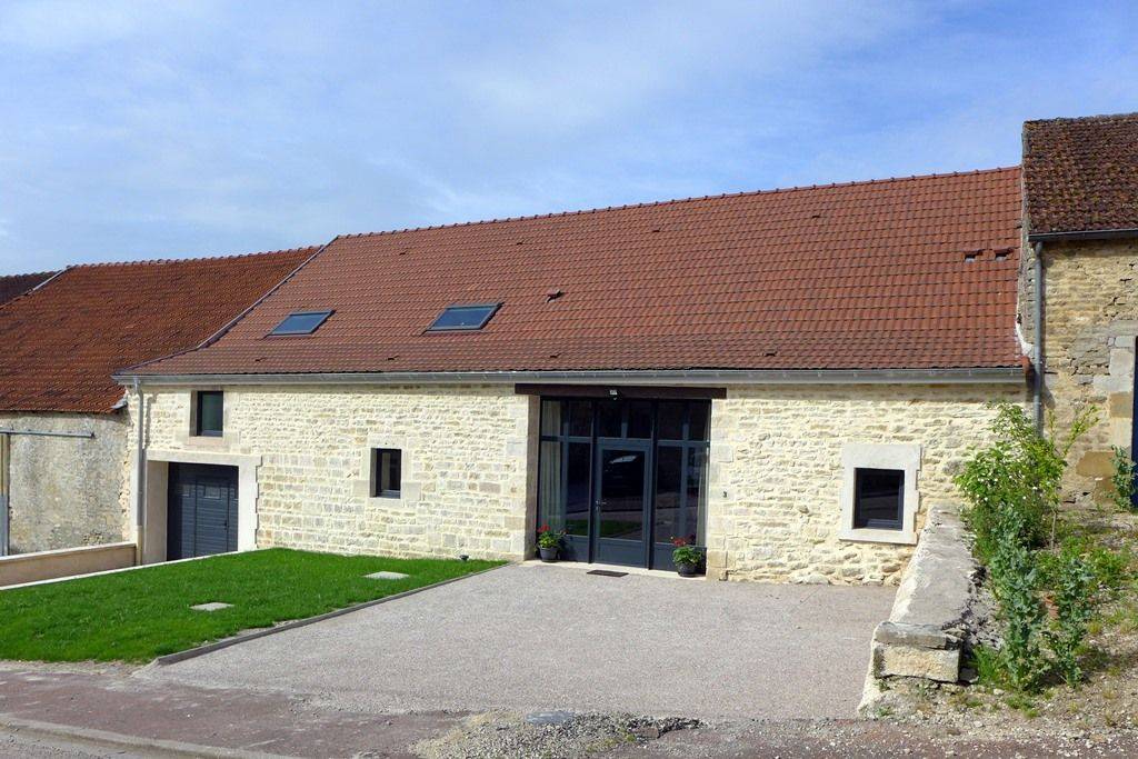 170 M² Gîte ∙ 3 Chambres ∙ 6 Personnes - Haute-Marne