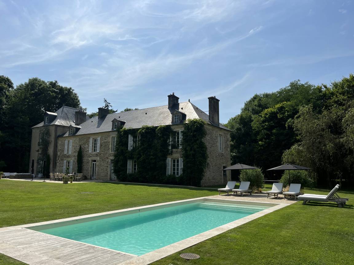 450 M² House ∙ 7 Bedrooms ∙ 15 Guests - Clécy