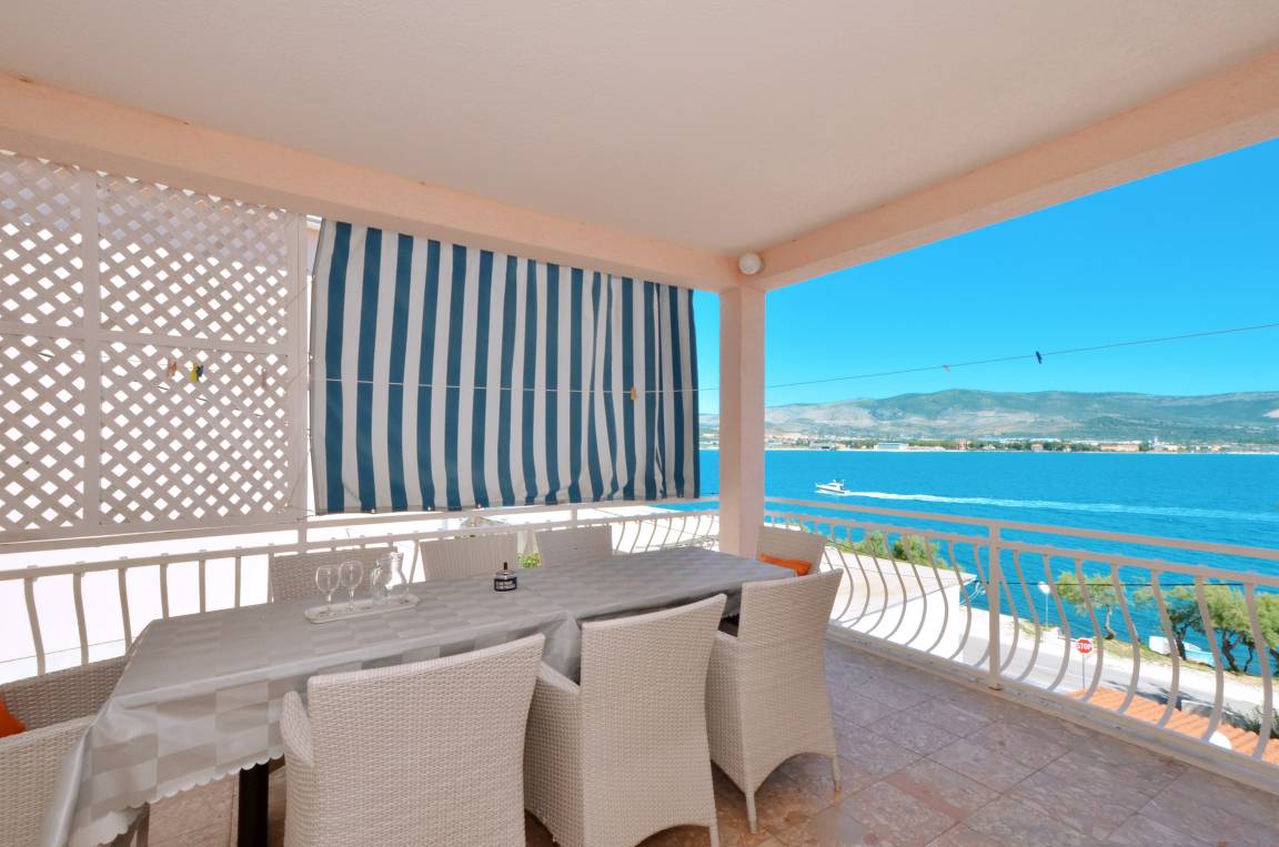 55 M² Ferienwohnung ∙ 2 Schlafzimmer ∙ 4 Gäste - Trogir