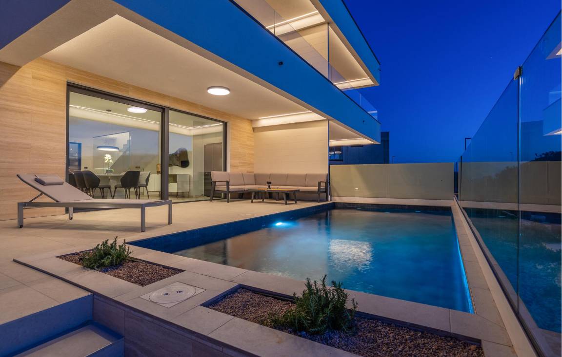 180 M² Duplex ∙ 4 Chambres ∙ 9 Personnes - Krk