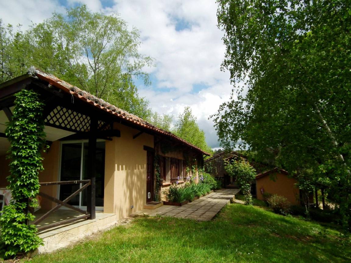 104 M² Maison De Vacances ∙ 3 Chambres ∙ 9 Personnes - Biron