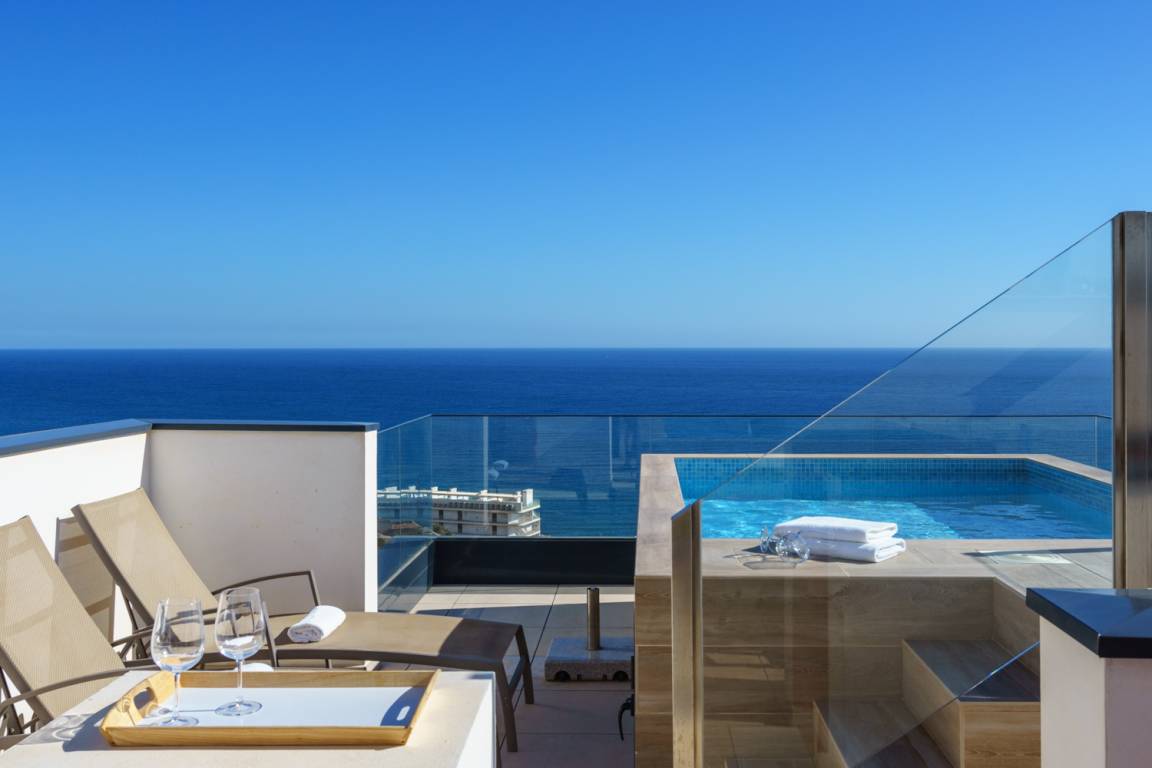 160 M² Apartment ∙ 3 Bedrooms ∙ 8 Guests - Fuengirola
