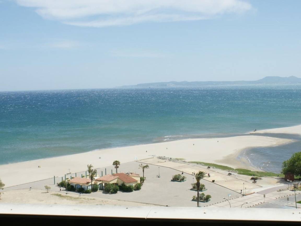 110 M² Apartment ∙ 3 Bedrooms ∙ 8 Guests - Empuriabrava