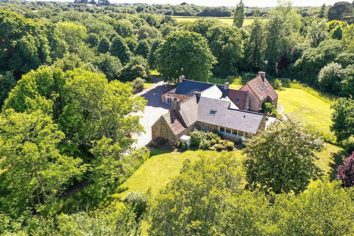 150 M² Ferienhaus ∙ 4 Schlafzimmer ∙ 8 Gäste - Trégastel