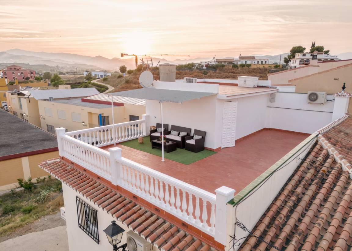 85 M² Apartamento ∙ 2 Habitaciones ∙ 4 Huéspedes - Canillas de Aceituno