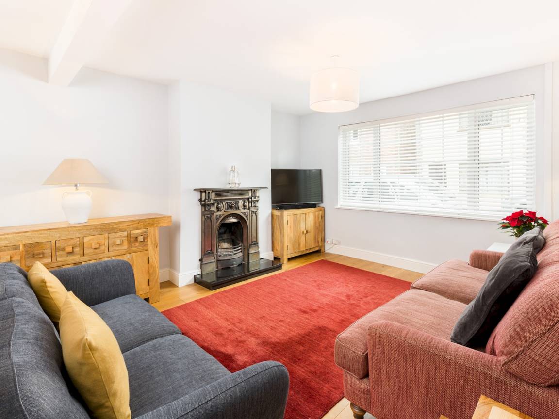 111 M² House ∙ 3 Bedrooms ∙ 6 Guests - Warwick