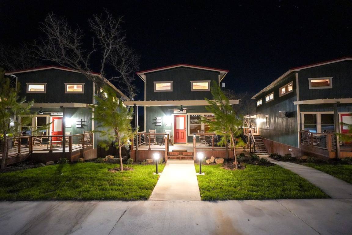 House ∙ 3 Bedrooms ∙ 8 Guests - Runaway Bay, TX