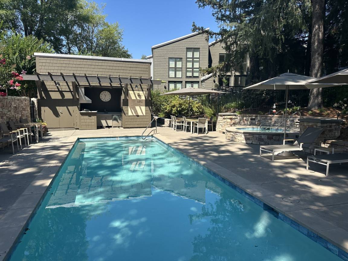 140 M² Apartment ∙ 2 Bedrooms ∙ 2 Guests - Healdsburg, CA