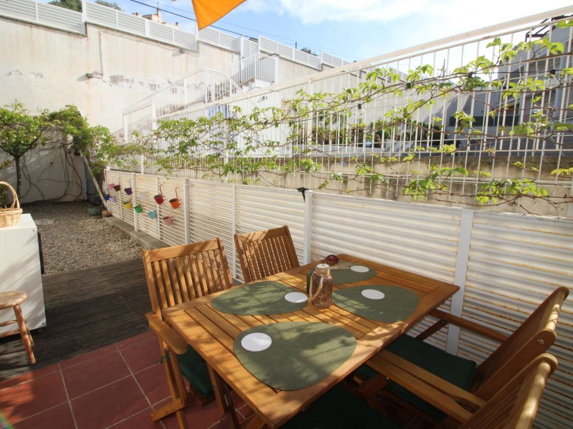46 M² Apartamento ∙ 2 Habitaciones ∙ 6 Huéspedes - Portbou