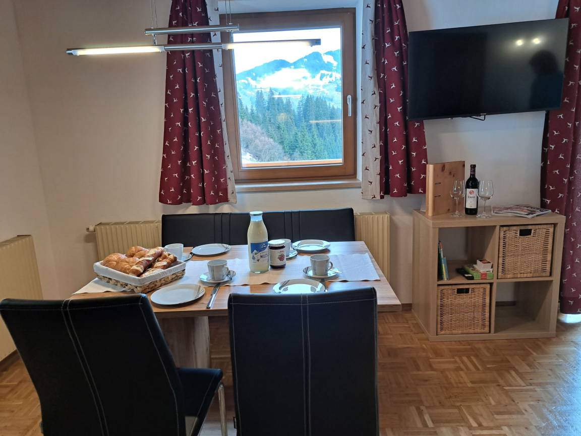 43 M² Ferienwohnung ∙ 1 Schlafzimmer ∙ 3 Gäste - Auffach