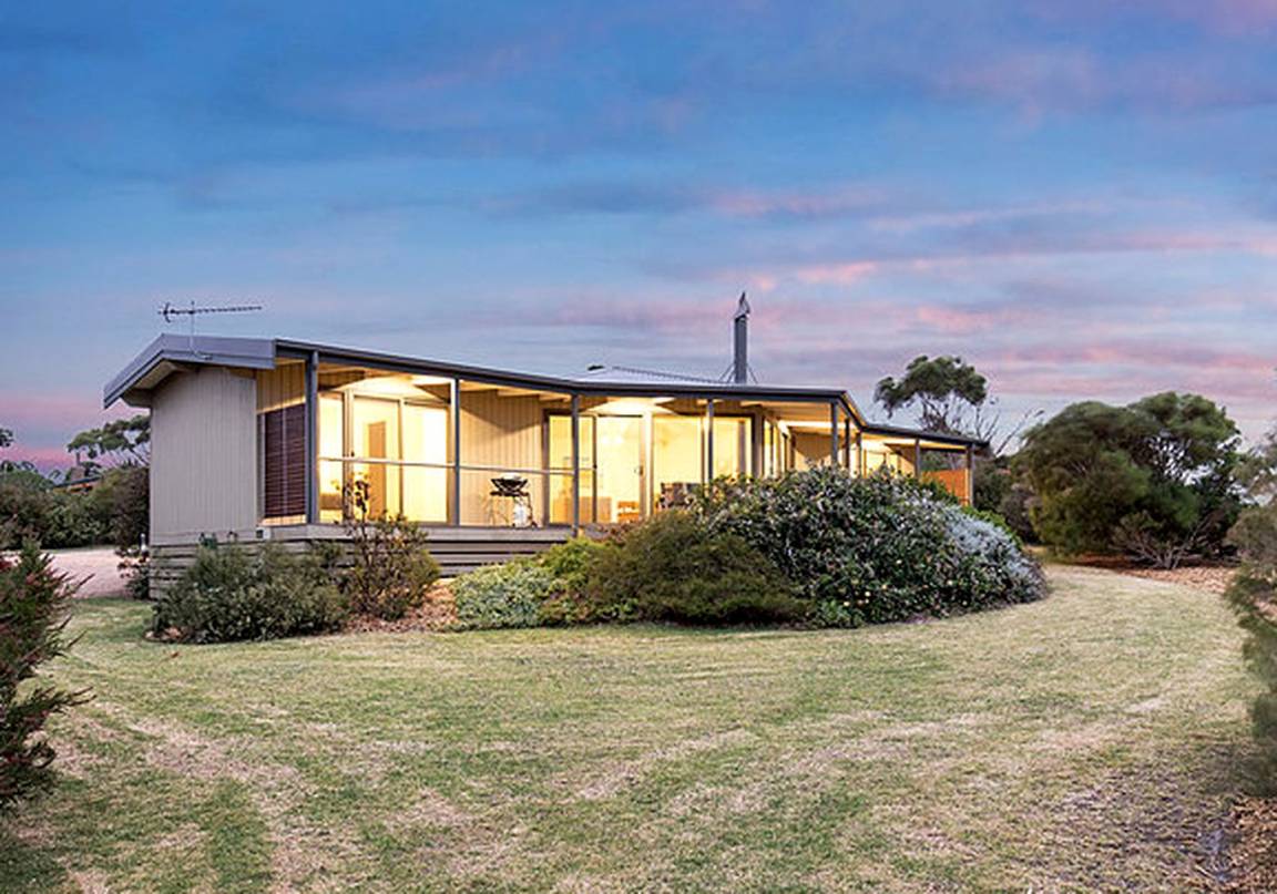 House ∙ 1 Bedroom ∙ 4 Guests - Sandy Point