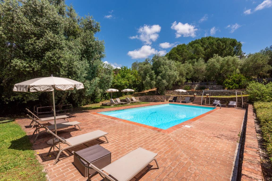 300 M² Villa ∙ 6 Bedrooms ∙ 11 Guests - Siena